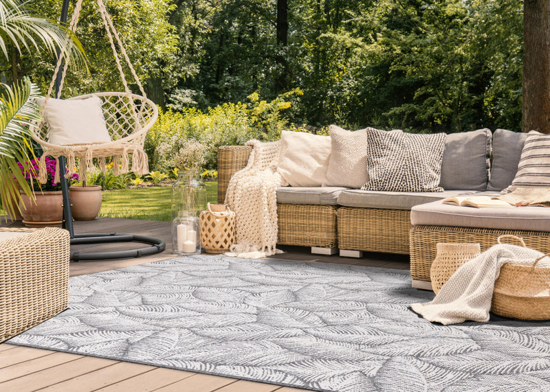 Brooke Leaf Pattern Outdoor Area Rug - 5'3" x 7'7" | The Brick