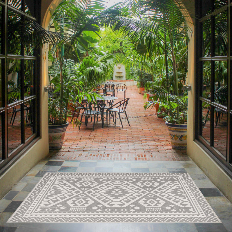 Gaia Light Grey 4'7" x 6'7" Area Rug - The Brick