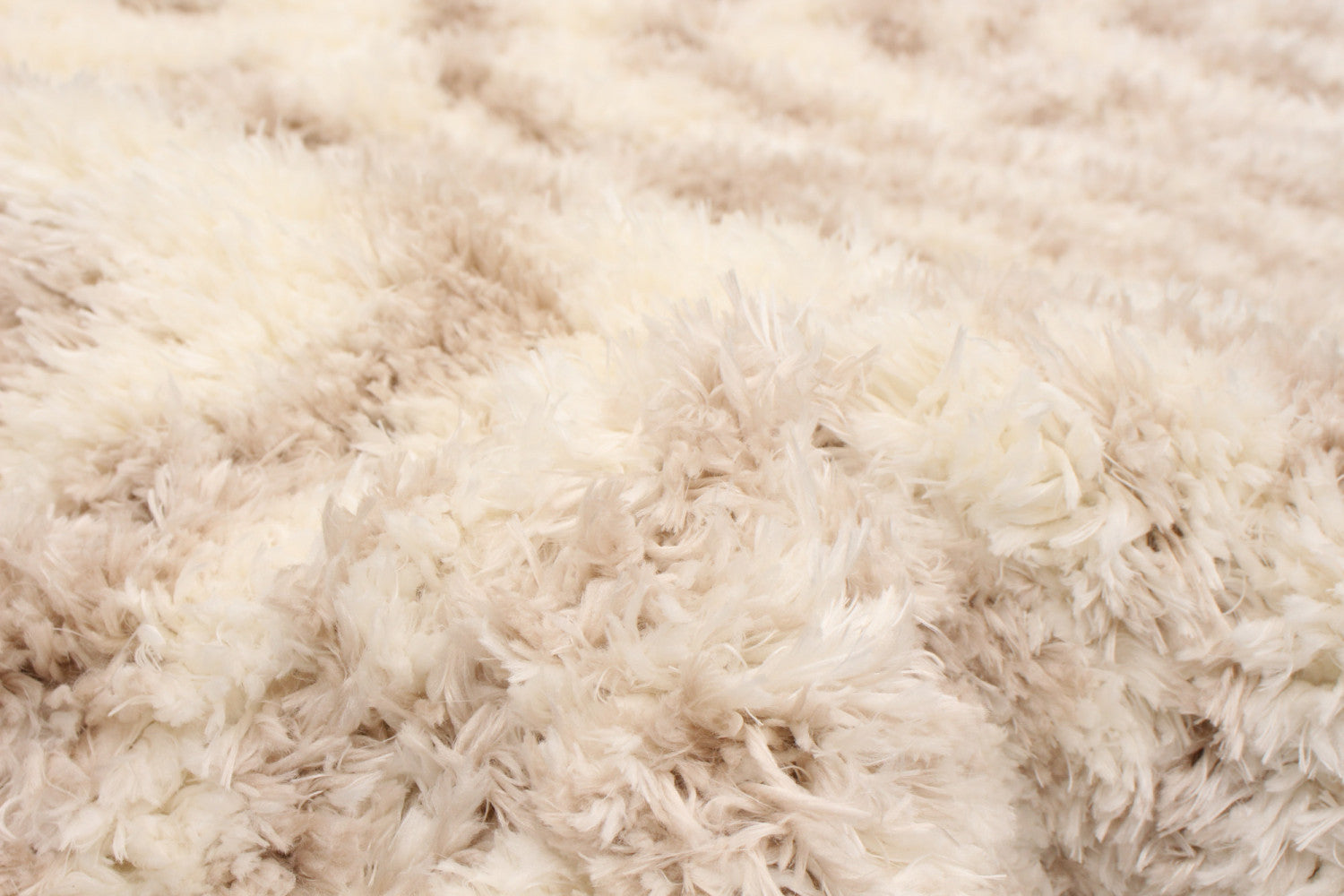 Agalia Abstract Ivory-Tan Shag - 5'3" x 7'3" - The Brick