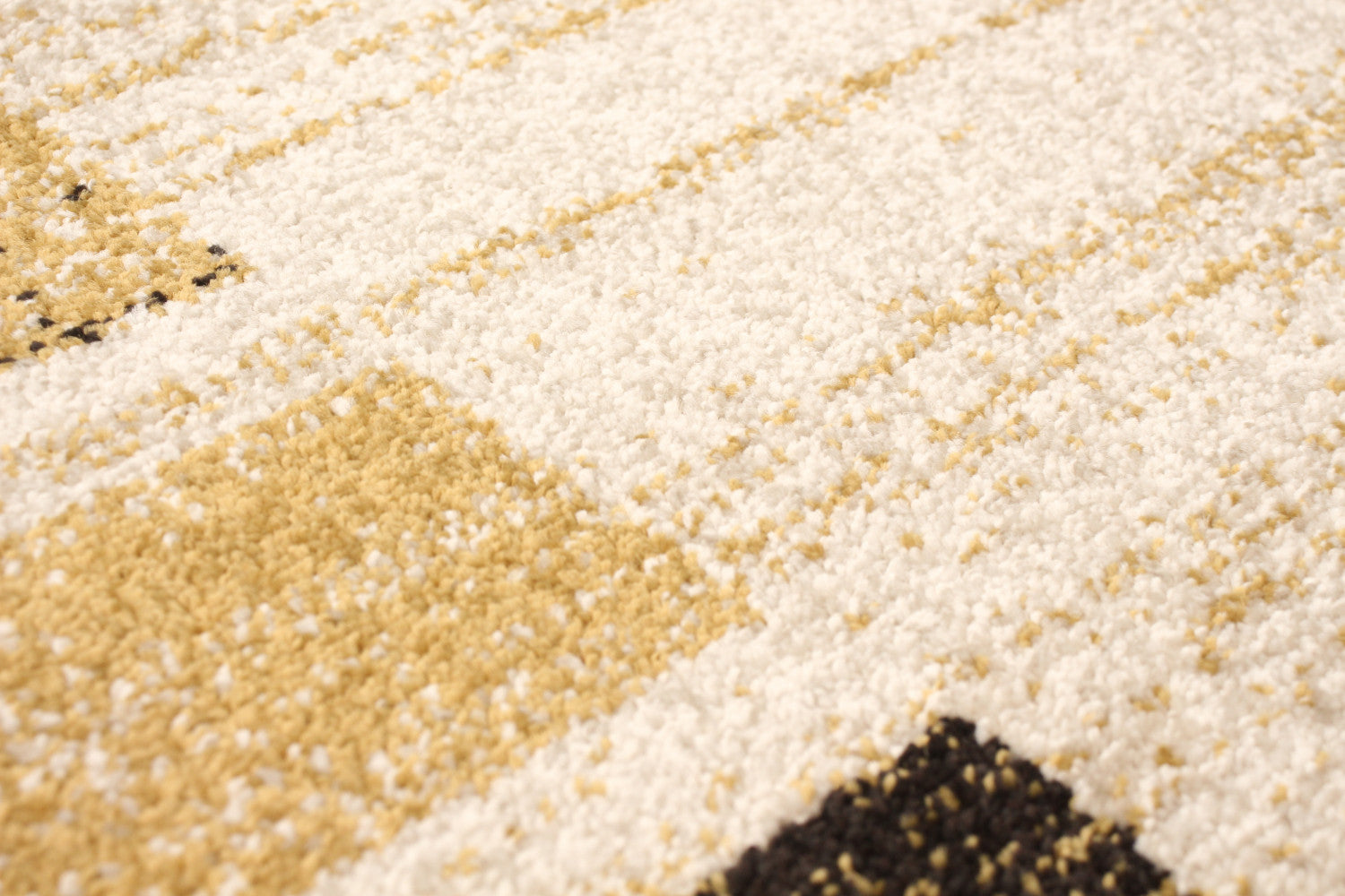 Aya Ivory-Brown Area Rug - 3'11" x 5'7" - The Brick